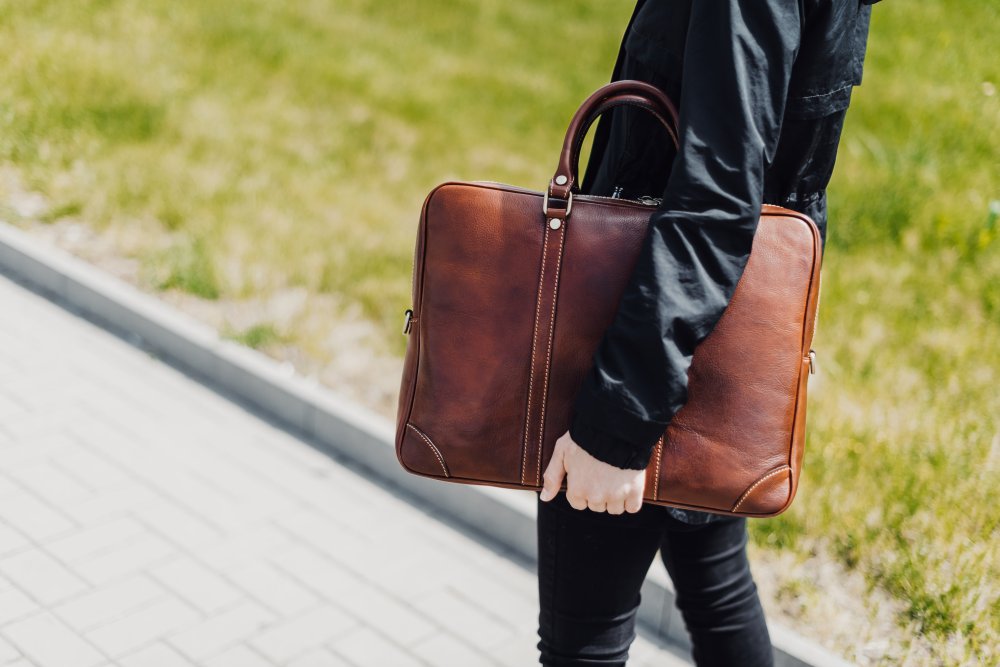 Kožené tašky na notebook – ideální do práce | Sikorashop.cz